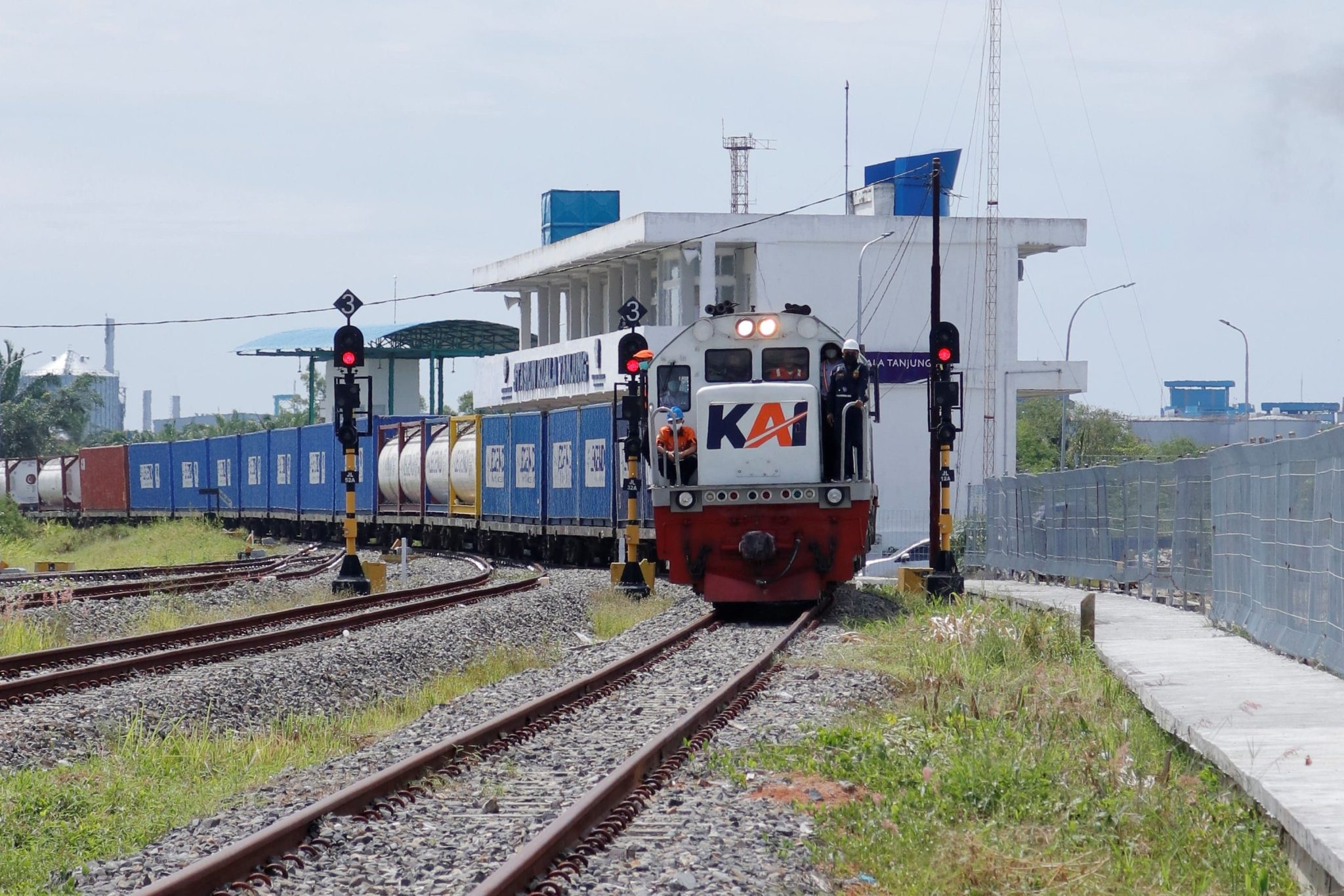 TRANSFORMASI LAYANAN OPERASIONAL – PT PIL